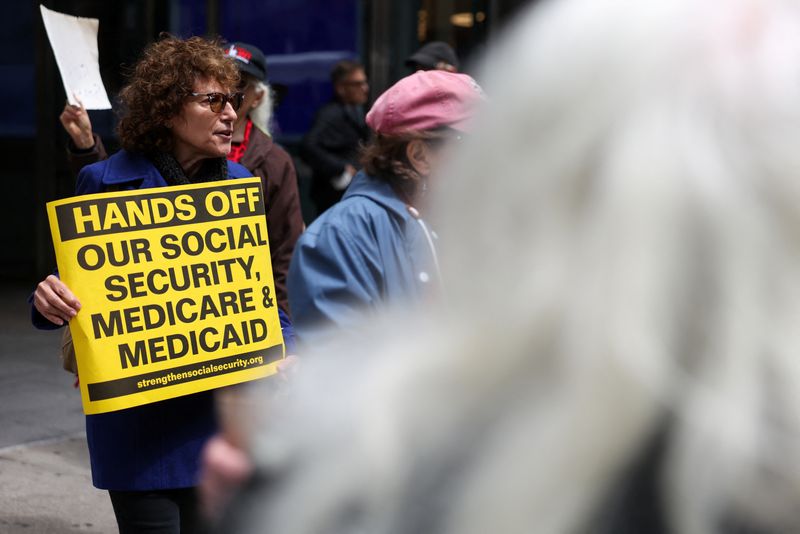 Trump to sign memorandum aimed at stopping ineligible people from ...