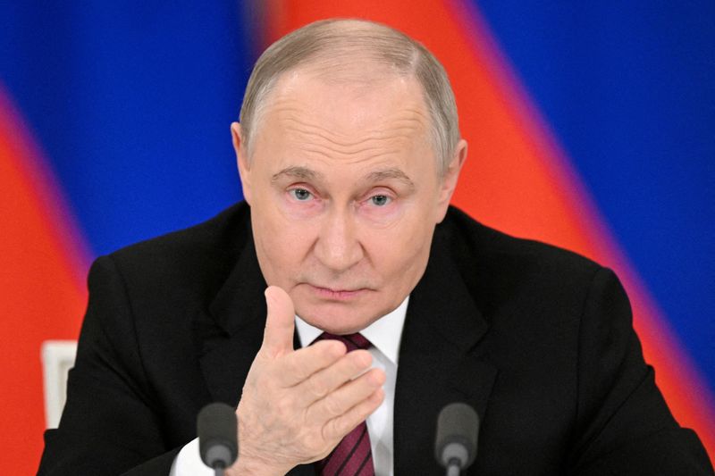 Russian President Vladimir Putin dismisses transport minister Starovoit ...