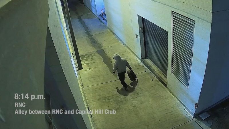 US judge orders man accused of planting pipe bombs in Washington to ...